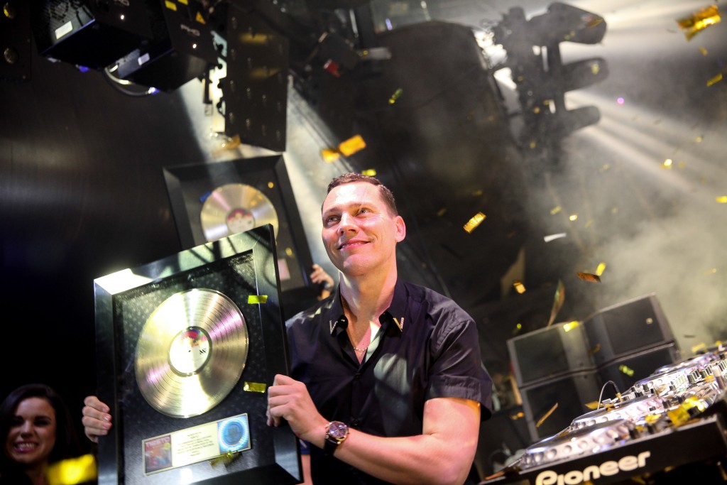 Tiesto celebrates two gold-certified singles at Hakkasan Gold Party ...